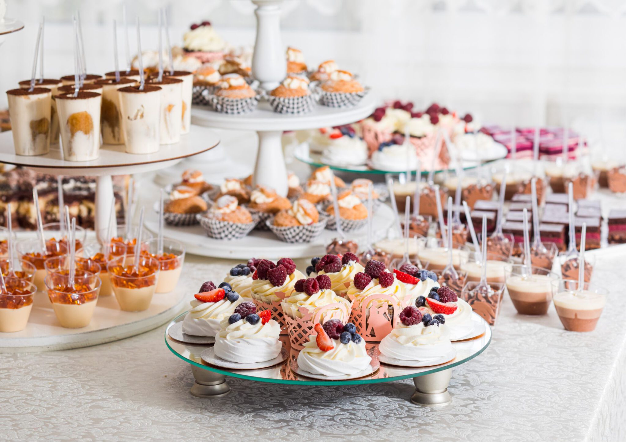 עיצוב שולחן מתוקים: לשולחן שימשוך תשומת לב | שיווק העמק